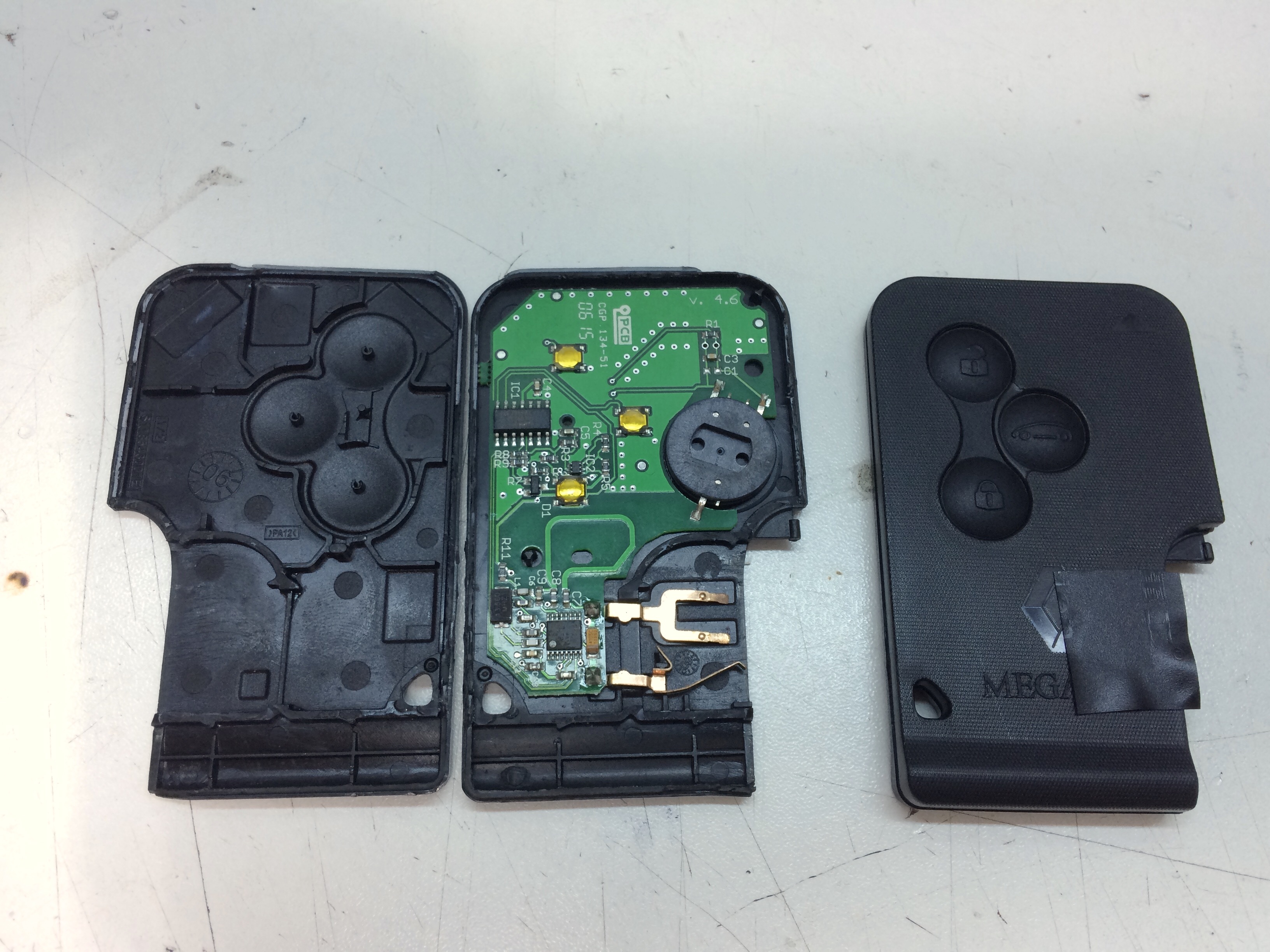 Reparat telecomenzi auto/ Inlocuit baterii - Chei Biro - Copiat Chei Oradea